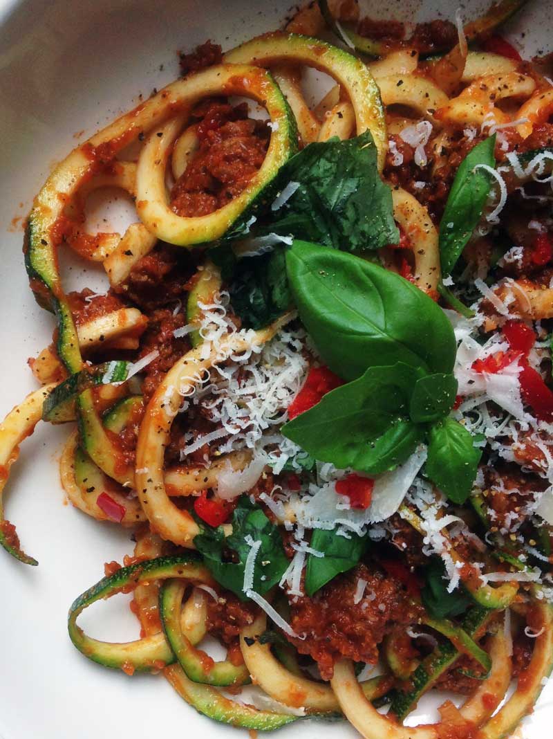 Spicy courgetti bolognese - The Slimming Foodie - Easy healthy recipes