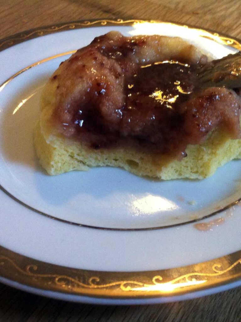 Coffee cup warm jam sponge - The Slimming Foodie