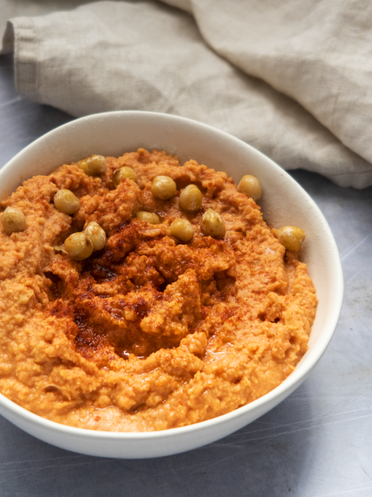 Roasted red pepper hummus - The Slimming Foodie